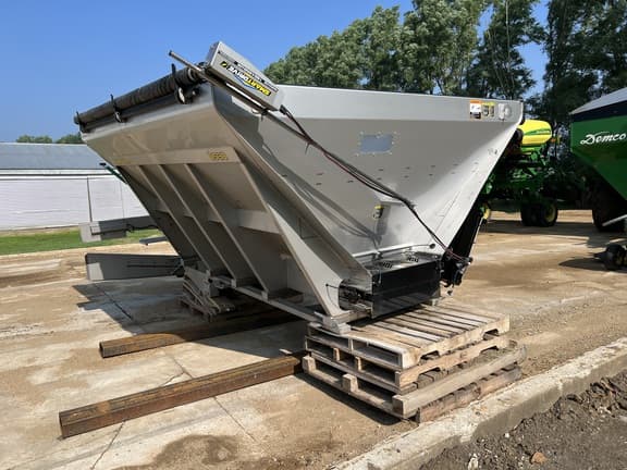 John Deere DS30 Chemical Applicators Fertilizer Applicators - Dry for ...