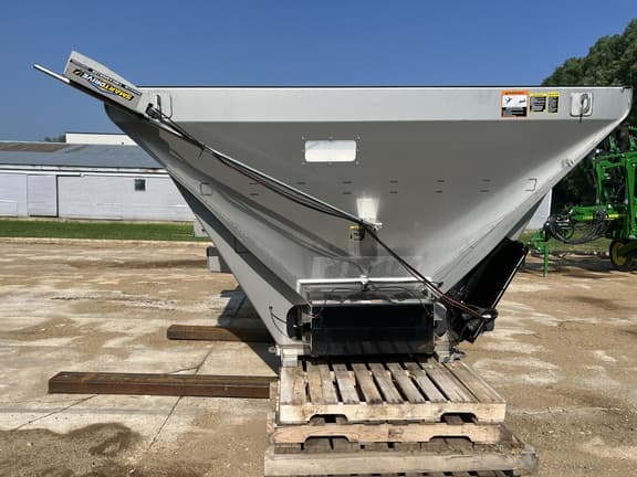 John Deere DS30 Chemical Applicators Fertilizer Applicators - Dry for ...