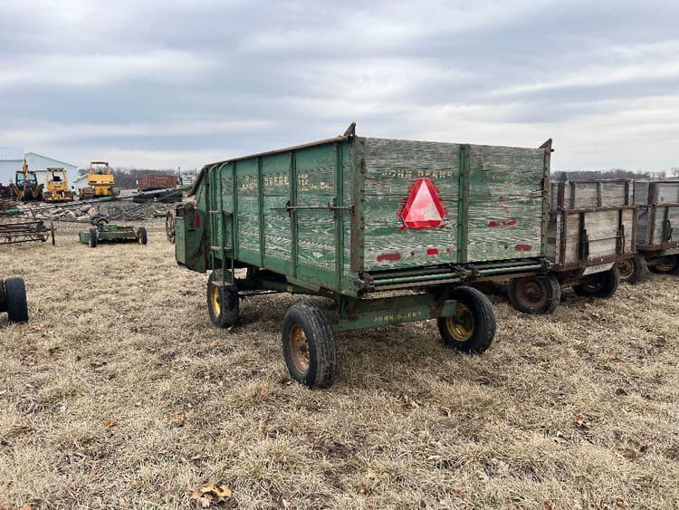 John Deere 112 Harvesting Forage Wagons for Sale | Tractor Zoom