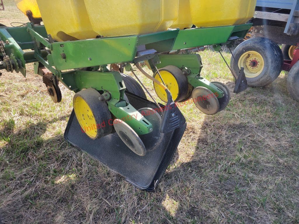 John Deere 7000 Planting Planters for Sale | Tractor Zoom