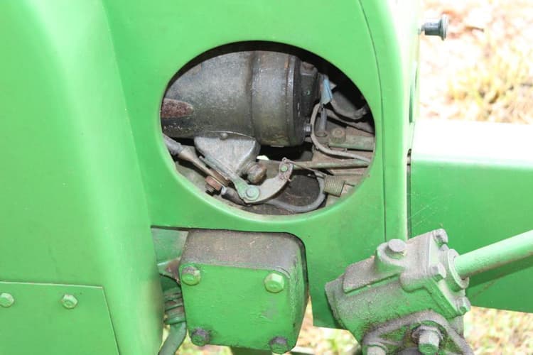 John Deere LA Tractors Less than 40 HP for Sale | Tractor Zoom