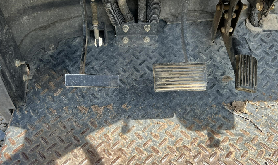 Tractor Zoom - John Deere Pro Gator 2020