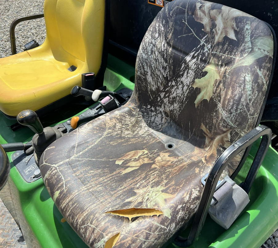 Tractor Zoom - John Deere Pro Gator 2020