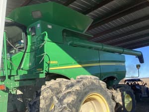 SOLD - John Deere S680 Combines with 2,136 Hrs | Tractor Zoom