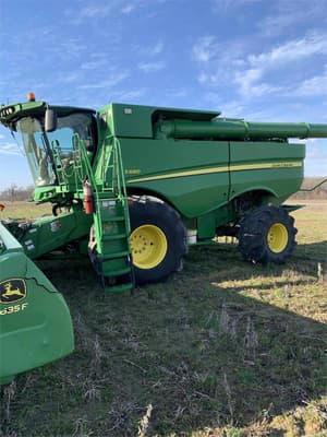 SOLD - JOHN DEERE S680 Combines with 2,288 Hrs | Tractor Zoom