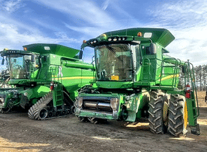 SOLD - John Deere S680 Combines with 3,549 Hrs | Tractor Zoom