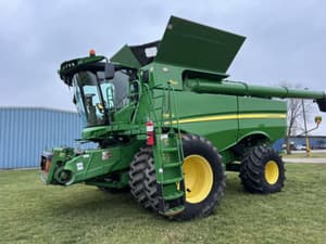 SOLD - John Deere S680 Combine, 2017 Combines with 2,274 Hrs | Tractor Zoom