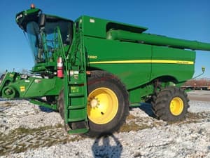 SOLD - John Deere S680 Lot No. 45 Combines with 3,360 Hrs | Tractor Zoom