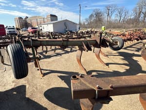 John Deere V-Ripper Lot No. 5292 Tillage For Sale with --- Shanks ...