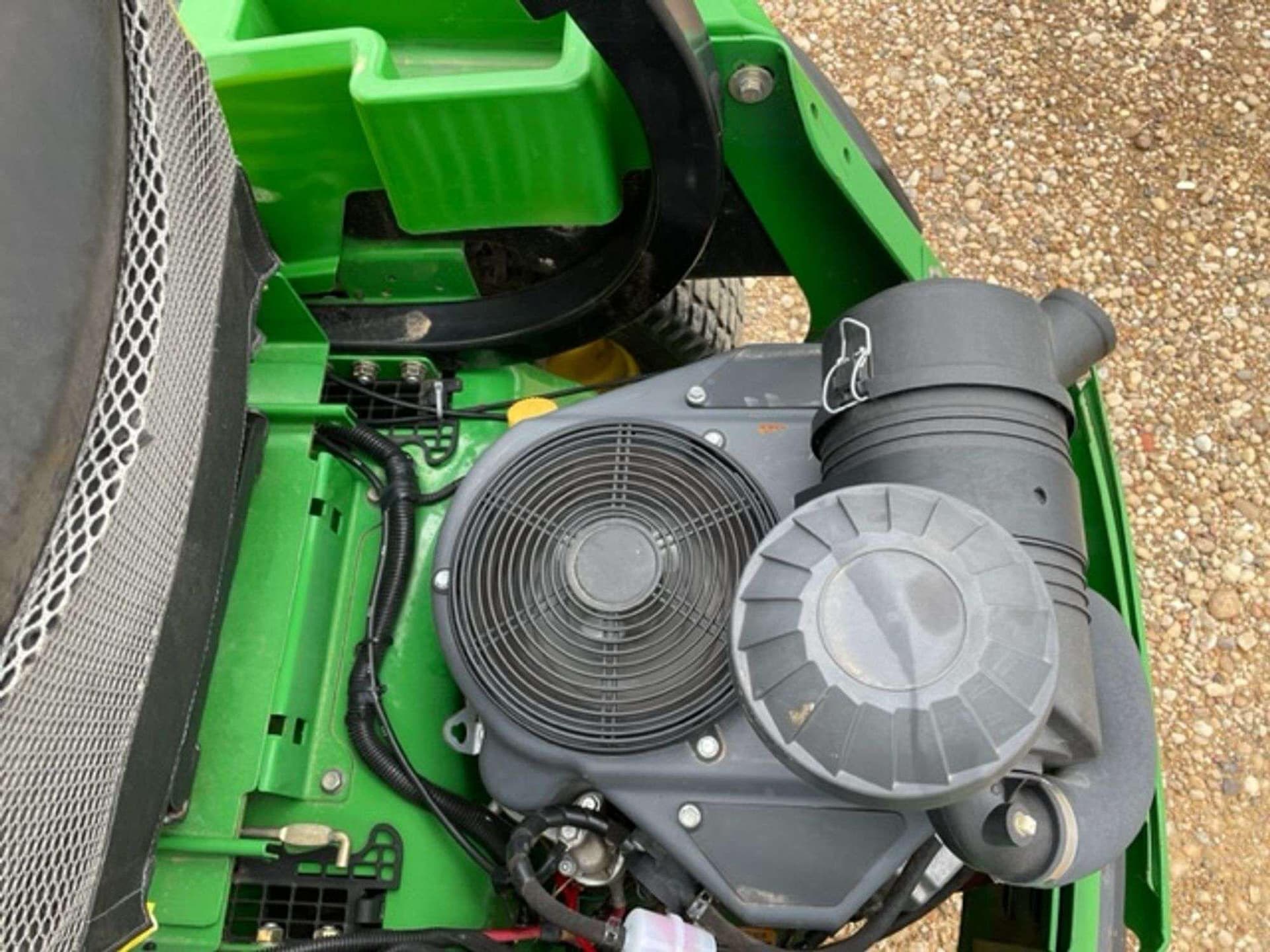 Tractor Zoom - John Deere Z920A