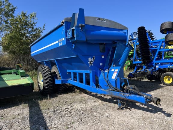 Kinze 1040 Harvesting Grain Carts for Sale | Tractor Zoom