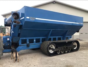 SOLD - Kinze 1040 grain cart on tracks Lot No. 112 Harvesting | Tractor ...