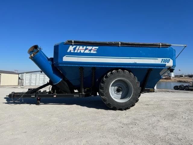 Kinze 1100 Harvesting Grain Carts for Sale | Tractor Zoom
