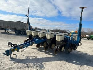SOLD - KINZE 2000 Planting with 11 Rows | Tractor Zoom