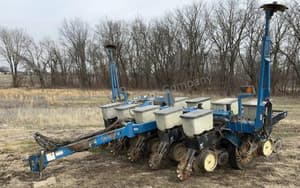 SOLD - Kinze 2000 Split Row Planter Planting with --- Rows | Tractor Zoom