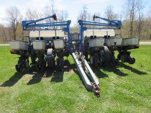 SOLD - Kinze 2200 Lot No. 20b Planting with 12 Rows | Tractor Zoom