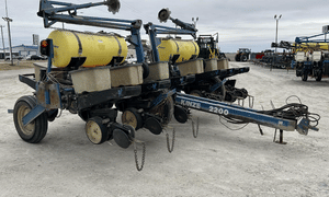 SOLD - Kinze 2200 Planting with 12 Rows | Tractor Zoom