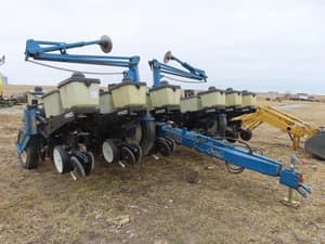 SOLD - Kinze 2200 Lot No. 240 Planting with 12 Rows | Tractor Zoom