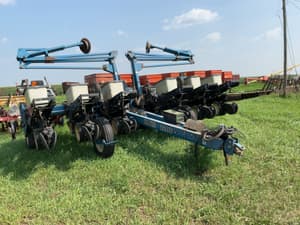 SOLD - Kinze 2200 Lot No. 54 Planting with 12 Rows | Tractor Zoom