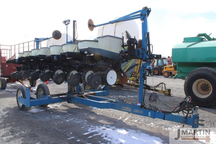 Kinze 2500 Planting Planters for Sale | Tractor Zoom