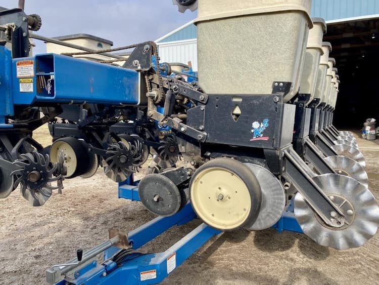 Kinze 2500 Planting Planters for Sale | Tractor Zoom