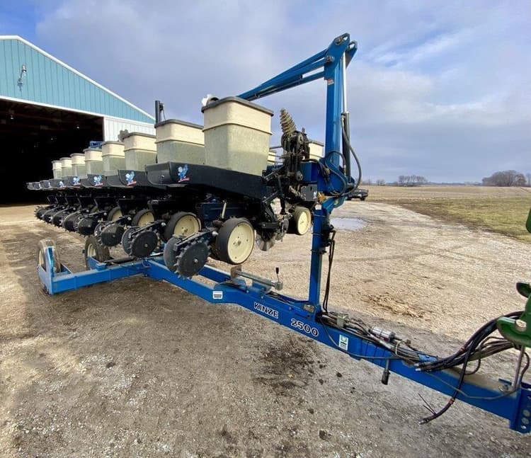 Kinze 2500 Planting Planters for Sale | Tractor Zoom