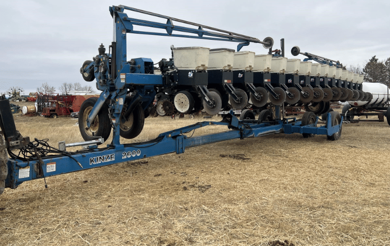 Kinze 2600 Planting Planters for Sale | Tractor Zoom