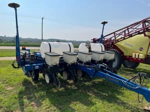 SOLD - Kinze 3000 Lot No. 5163 Planting with 11 Rows | Tractor Zoom