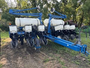 SOLD - Kinze 3200 Stock No. 566952 Planting with 12 Rows | Tractor Zoom