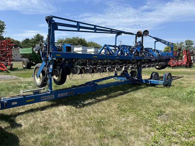 Kinze 3600 Planting Planters for Sale | Tractor Zoom