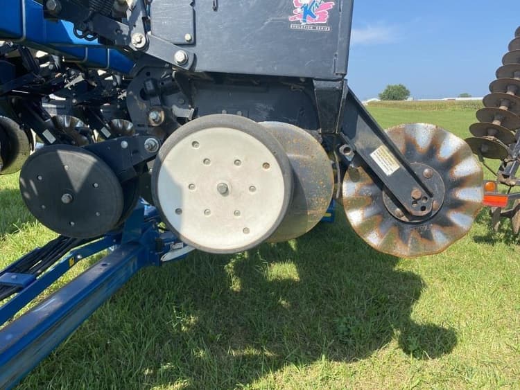 Kinze 3600 Planting Planters for Sale | Tractor Zoom
