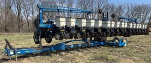 SOLD - Kinze 3600 Planting with 31 Rows | Tractor Zoom