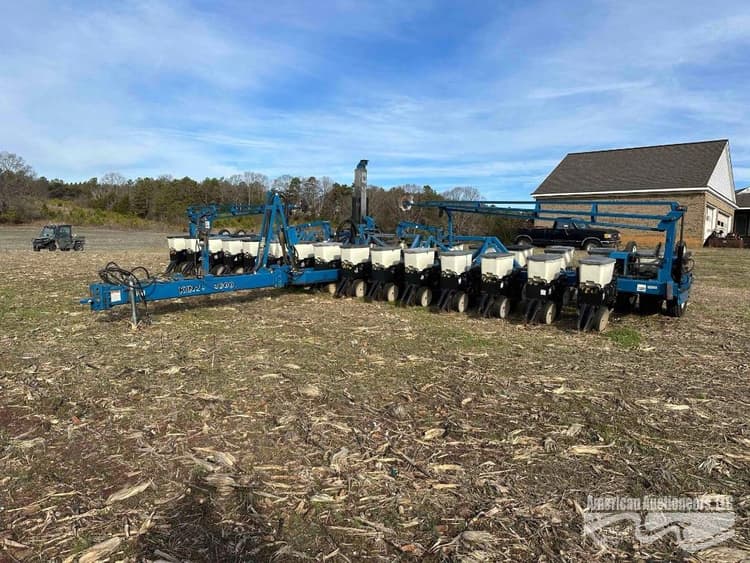 Kinze 3600 Planting Planters for Sale | Tractor Zoom