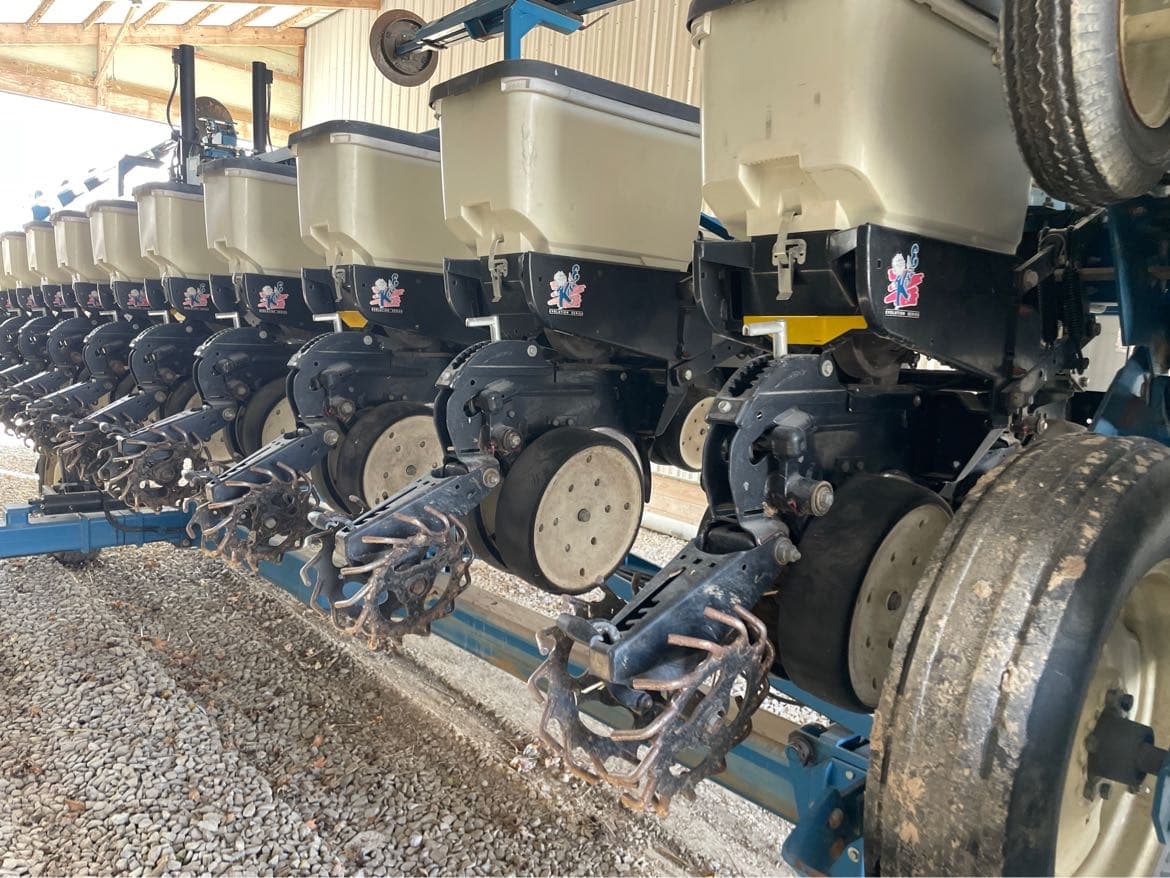 Kinze 3600 Planting Planters for Sale | Tractor Zoom