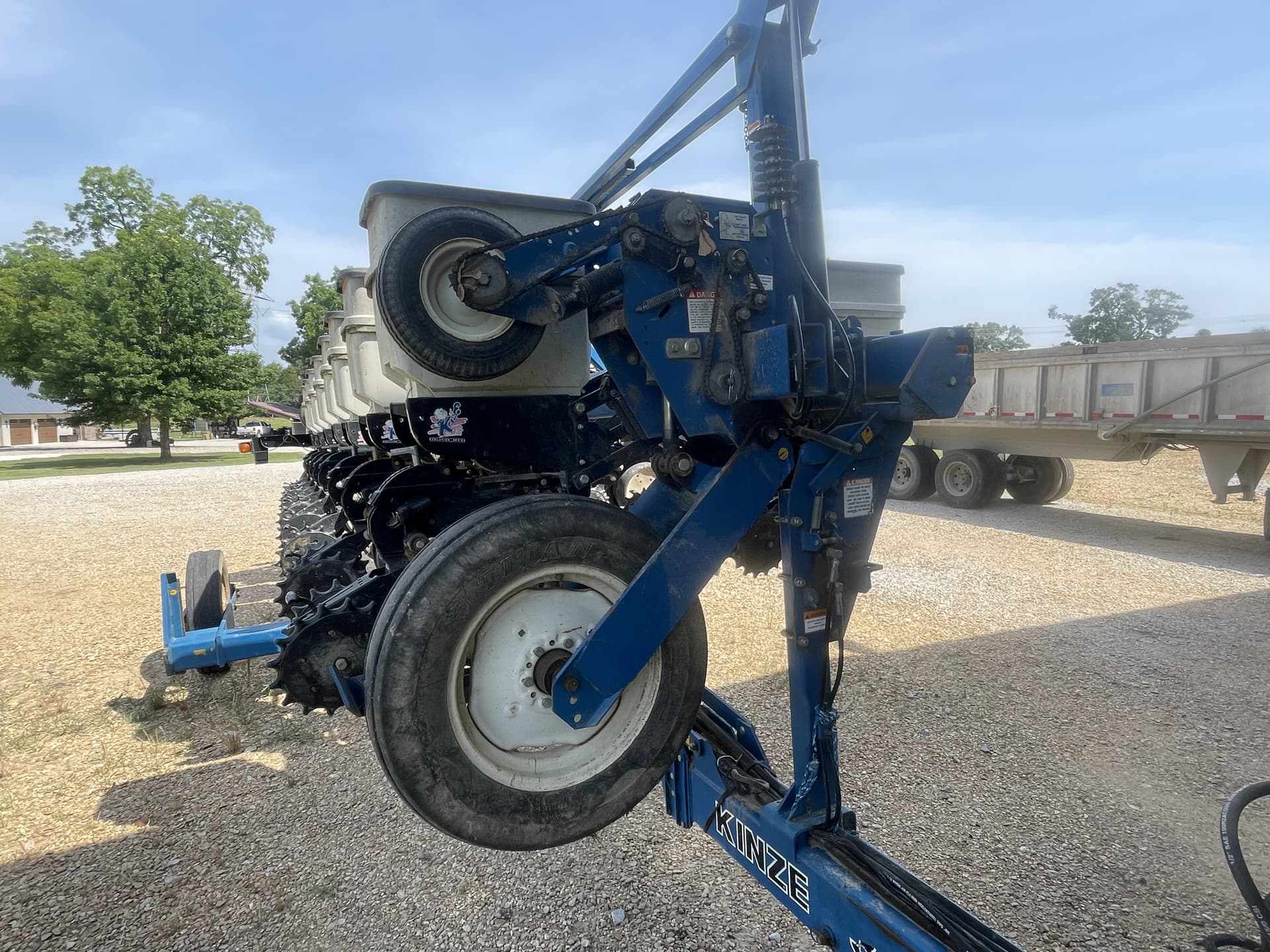 Kinze 3600 Planting Planters for Sale | Tractor Zoom
