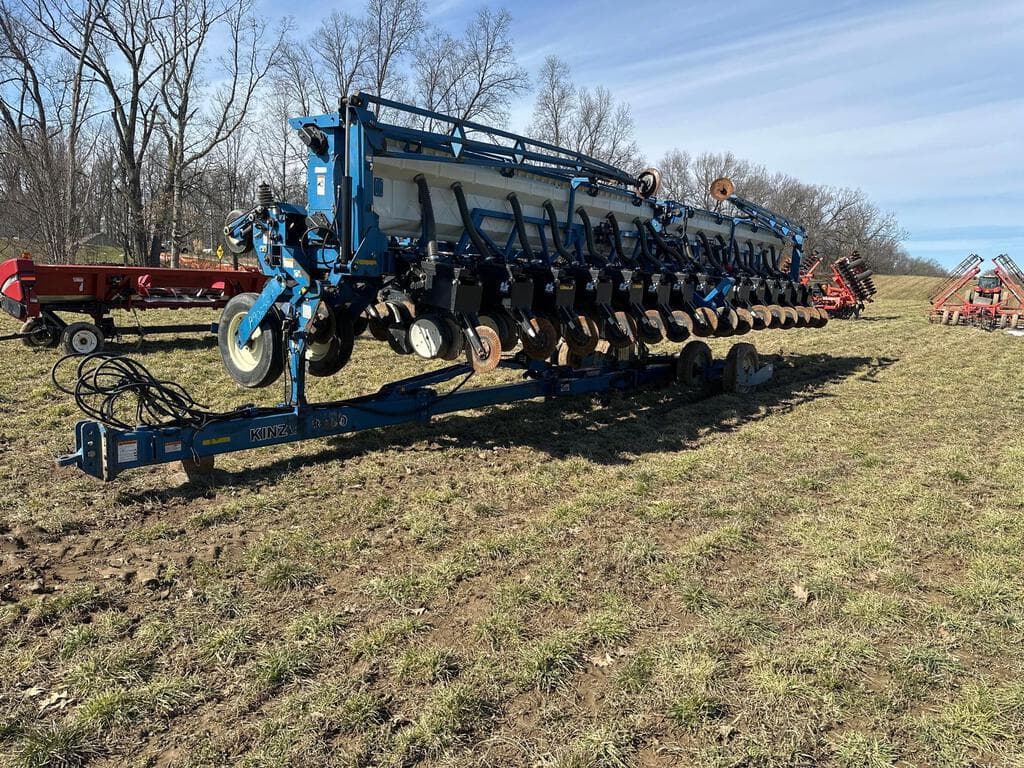 Tractor Zoom - Kinze 3650