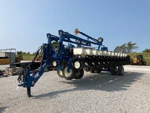 SOLD - 2004 Kinze 3700 Stock No. EQ0125659 Planting with 24 Rows ...