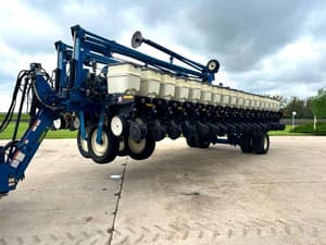 SOLD - Kinze 3700 Lot No. 33 Planting with 36 Rows | Tractor Zoom