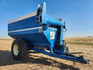 SOLD - Kinze 400 auger cart Harvesting | Tractor Zoom