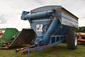 SOLD - Kinze 400 Lot No. 442 Harvesting | Tractor Zoom