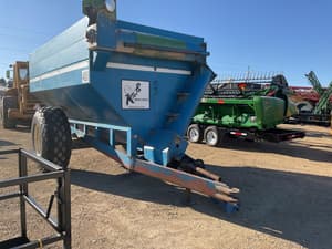 SOLD - Kinze 400 Lot No. 48172 Harvesting | Tractor Zoom