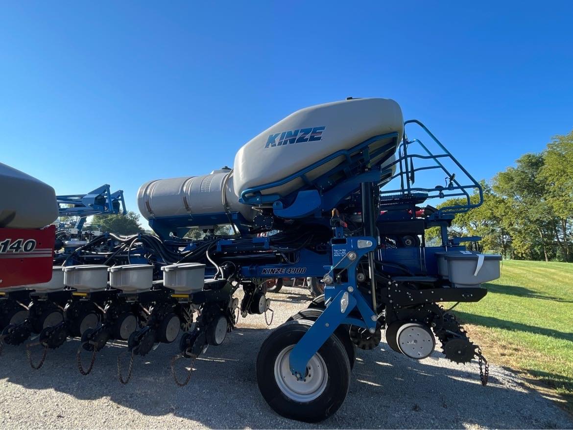 Kinze 4900 Planting Planters for Sale | Tractor Zoom