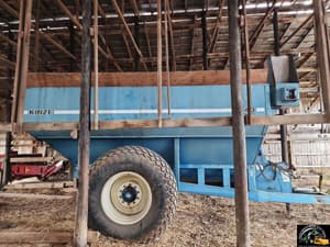 SOLD - Kinze 640 Lot No. 3926658 Harvesting | Tractor Zoom