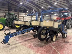 SOLD - Kinze EF Stock No. 229304311 Planting with 8 Rows | Tractor Zoom