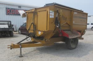 SOLD - Knight 3025 Lot No. 10747 Hay and Forage | Tractor Zoom