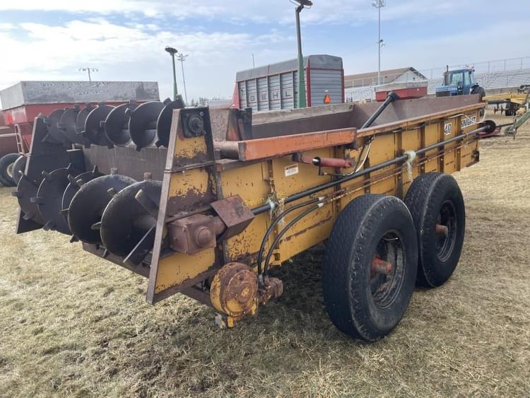 Knight 410 Manure Handling Manure Spreaders - Dry for Sale | Tractor Zoom