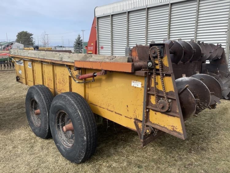 Knight 410 Manure Handling Manure Spreaders - Dry for Sale | Tractor Zoom