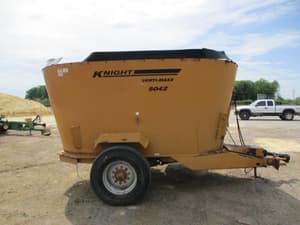 SOLD - Knight 5042 TMR Mixer Hay and Forage | Tractor Zoom