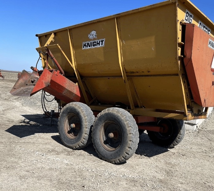 Knight Big Auggie 12 Hay and Forage Grinders/Mixers for Sale | Tractor Zoom
