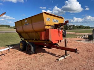 SOLD - Knight Big Auggie Wagon Hay and Forage | Tractor Zoom